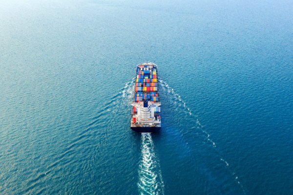 China lanza una nueva ruta marítima más rápida hacia Latinoamérica ...